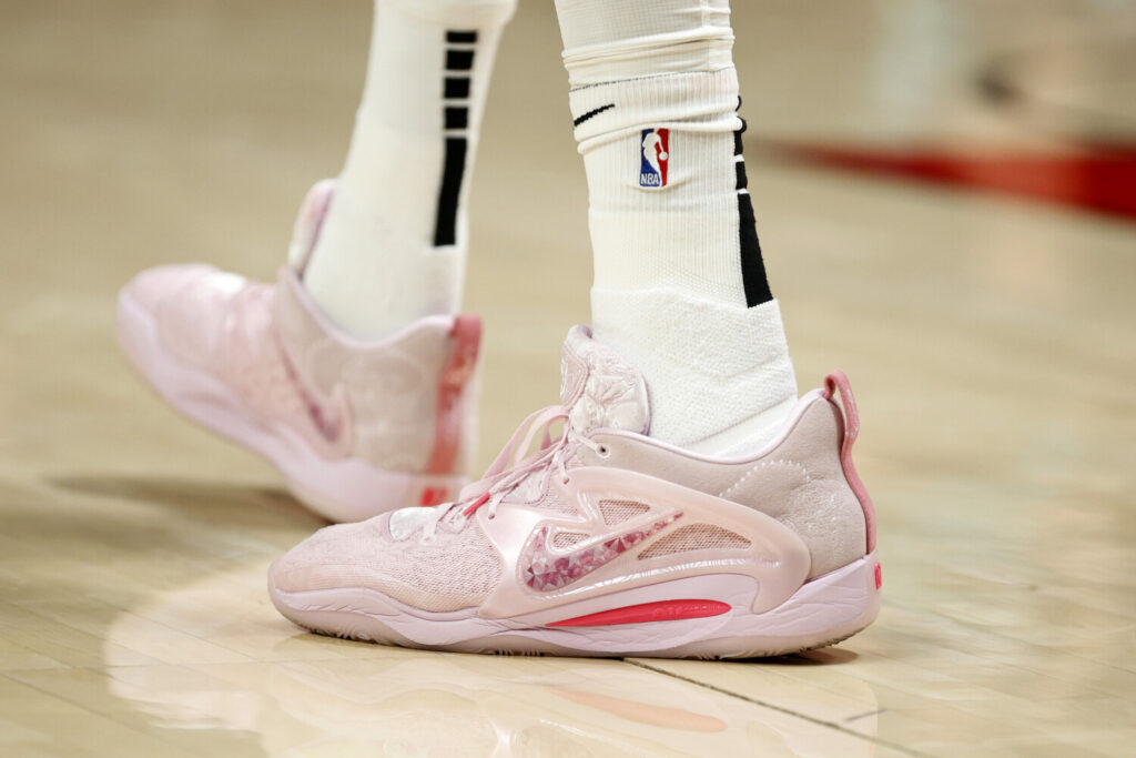 50 Sepatu Olahraga Paling Populer yang Dipakai pada Musim NBA 2022-23