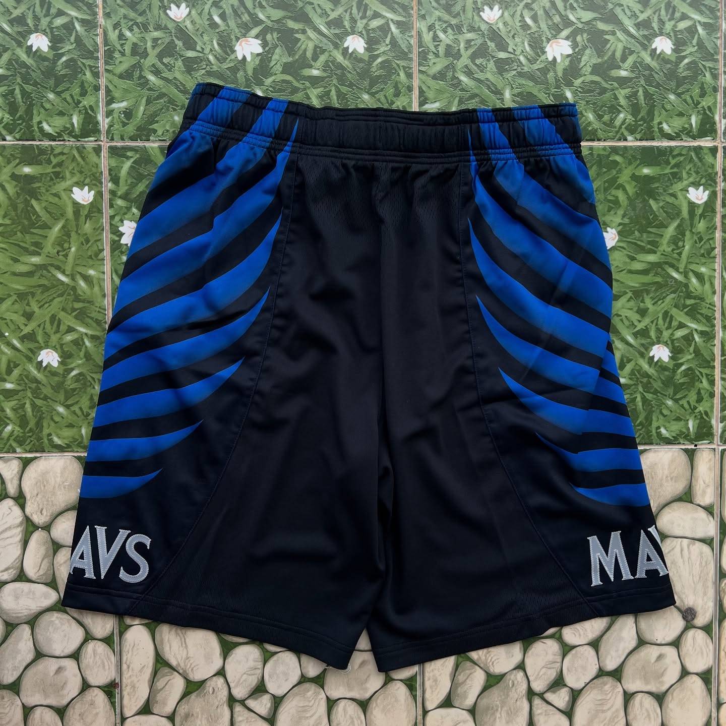 Nieuwe foto's gelekt - Zo komt het Dallas Mavericks 2025-26 City Jersey ...